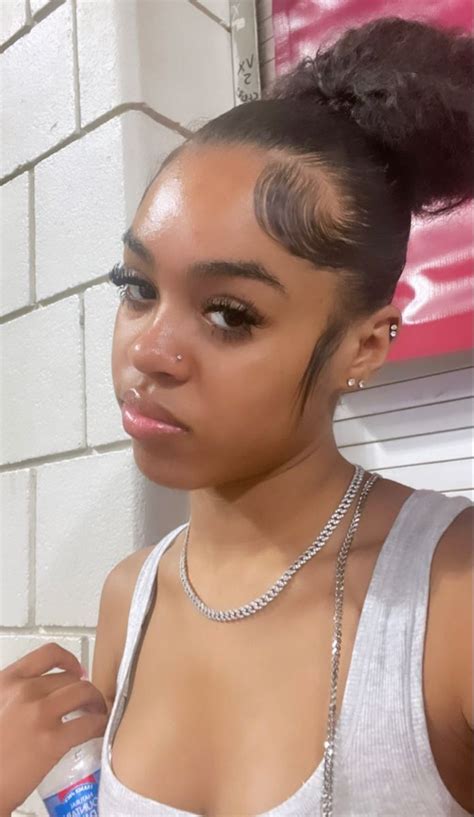 Pin By 𝑆𝑞𝑢𝑖𝑠ℎ𝑓𝑜𝑜𝑡𝑤𝑟𝑙𝑑 On Facecard ♡ Quick Natural Hair Styles