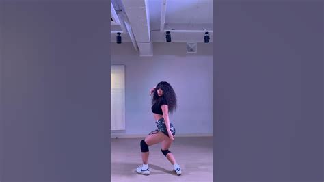 한국에서 이런 트월킹 본 적 없지 Korean Twerk Dancer Chunza Youtube
