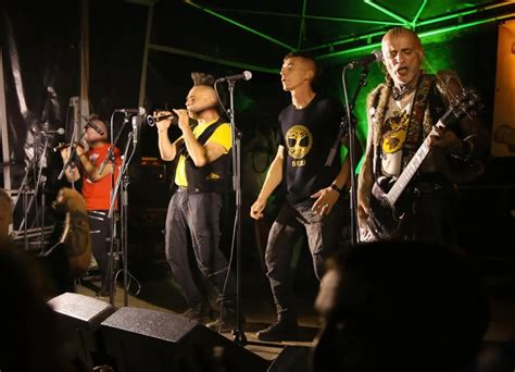 Bannalec Le Concert Des Ramoneurs De Menhirs Attire Les Foules