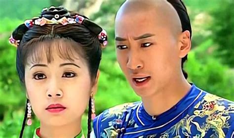 重温经典剧《还珠格格》：貌美如花的紫薇，为什么偏偏赖上了尔康 知乎