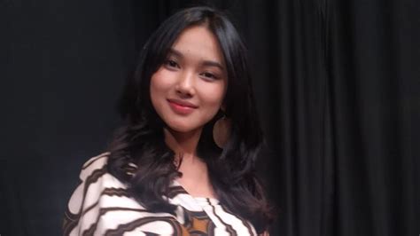 Shakira Jasmine Dijodohkan Dengan Keturunan Bangsawan Jawa