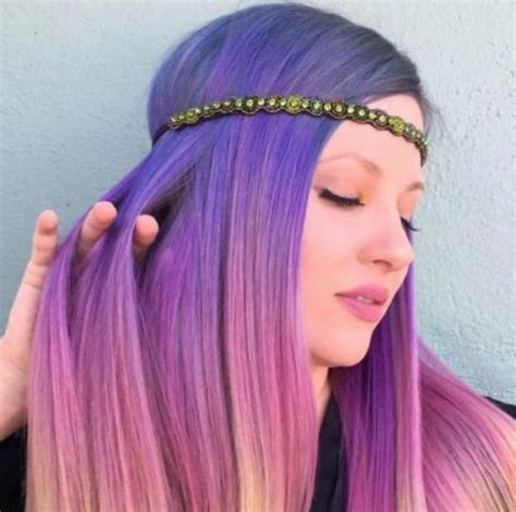 ملابس وإكسسوارات ومكياج