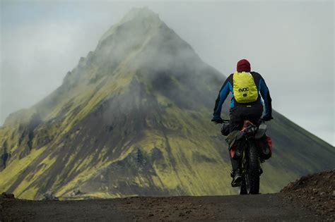 Iceland Divide North South