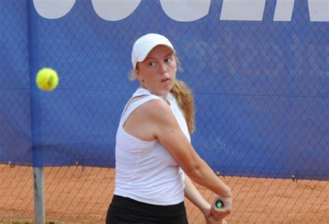 Двојна титула за македонската тенисерка Сара Митевска на турнирот во Панчево Слободен печат