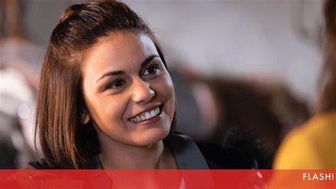 Anna Eremin Sofreu De Depressão Flashes Flash