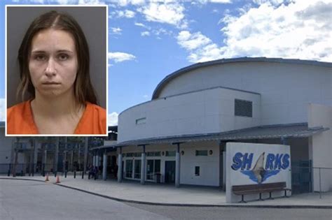 新聞 美高中老師「教室激戰」男同學！恐面臨15年監禁 看板sex Ptt網頁版