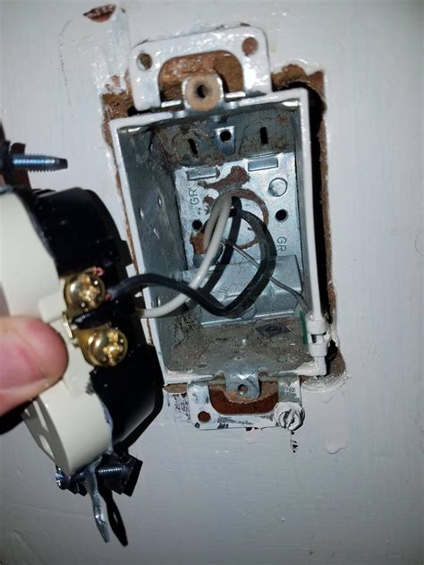 Grounding Electrical Outlets Should Your Outlet Ground Face Up Or