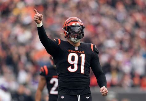 Espn Analysts Bold Trey Hendrickson Contract Prediction Spells Trouble For Bengals