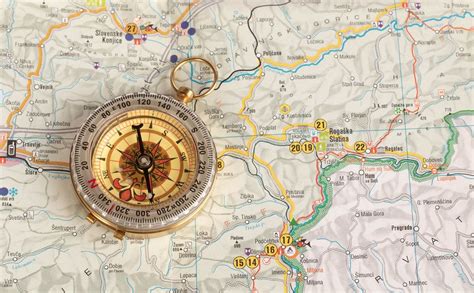 Compass On Map Creative Commons Bilder