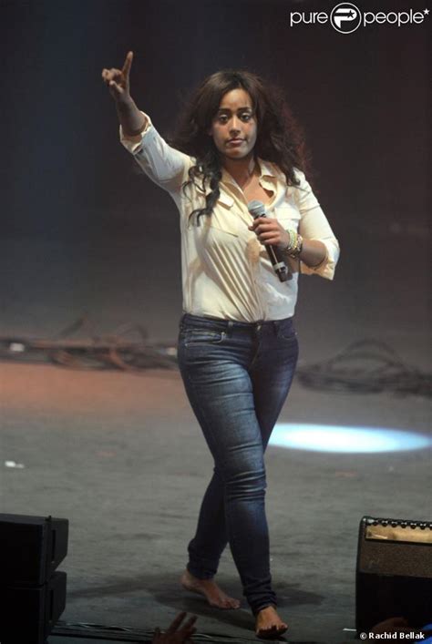 Amel Bents Feet