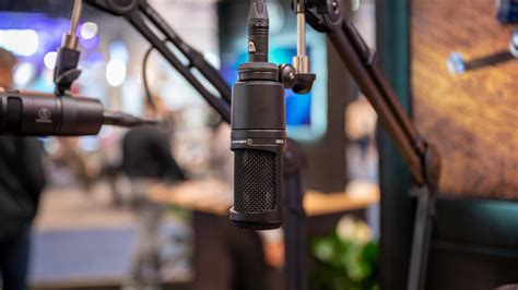 What Is A Condenser Microphone And How Do They Work