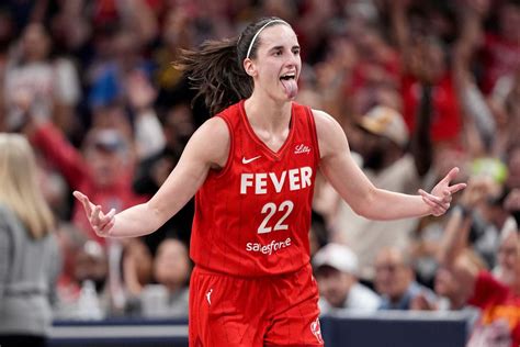 Indiana Fevers Kaitlyn Clark Breaks Wnba Single Season Assist Record