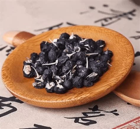 吃黑枸杞至少有5大功效，红枸杞都比不了！花青素食用功能
