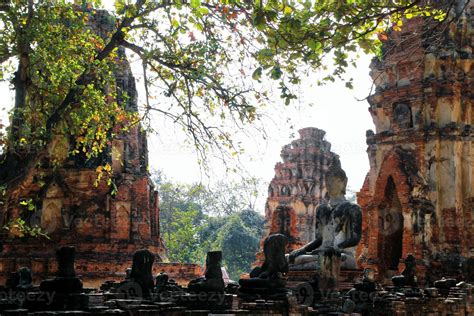 Viajar Para Ayutthaya Tailândia As Ruínas Da Cidade Antiga Com A