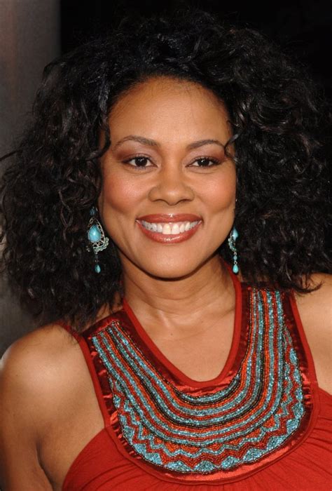 Lela Rochon — факты и информация фото видео фильмография — Smartfacts