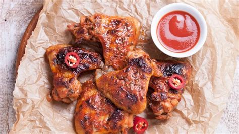 Watch Tears And Sweat As Patrons Take On Rocomamas Viral ‘spicy Wings