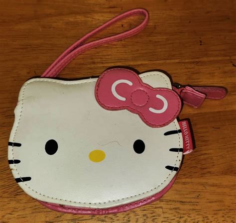 Free 2004 Sanrio Pvc Hello Kitty Purse By Fab Size 4 X 4 X 1 Vg Pre Owned Condition