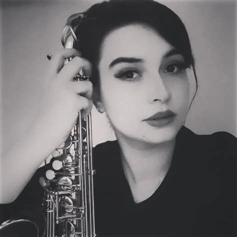 Roya Moradi Roya Moradi Z • Threads Say More