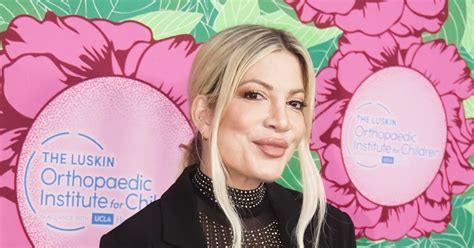 Who Is Ryan Cramer Tori Spelling Kisses New Man After Split Reportwire