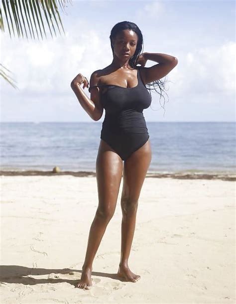 Kiky Rucker In Spiaggia Deluca385