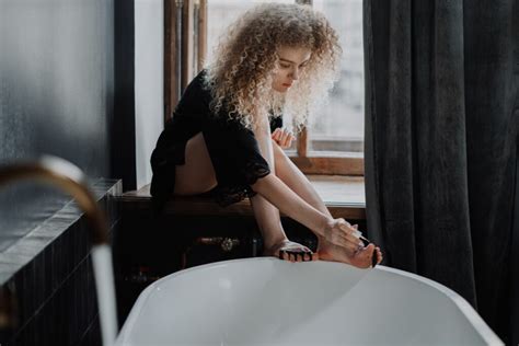 Heres Your 5 Step Diy Home Pedicure Guide Bellyitchblog