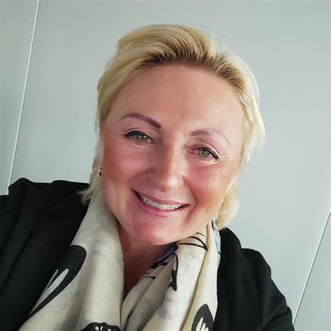 Mirja Schröder Mitarbeiterin Baumanagement Xing