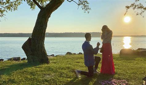 Amanda Pryor And Reese Perlins Wedding Website