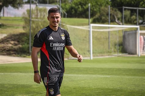 Franjo Ivanovic Sublinha Grandeza Do Benfica E Atira Queremos Ganhar Tudo Em Portugal