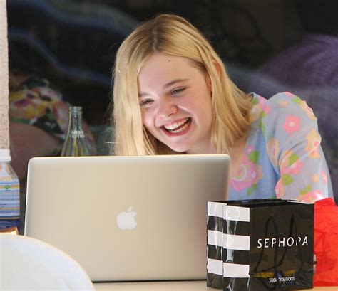 Elle Fanning Out For Lunch In Hollywood Aug 25 Elle Fanning Photo