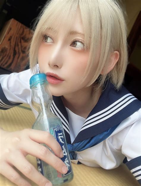 코스플레이어 시노자키 코코로 비키니 세라복 몸매 후방주의 짤티비 Jjtvkr