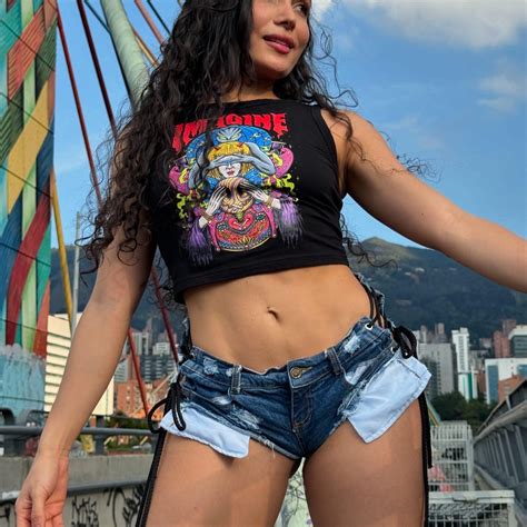 Angie Suz
