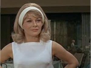 Joanna Moore Car Accident How Did Joanna Moore Lose 3 Fingers Abtc
