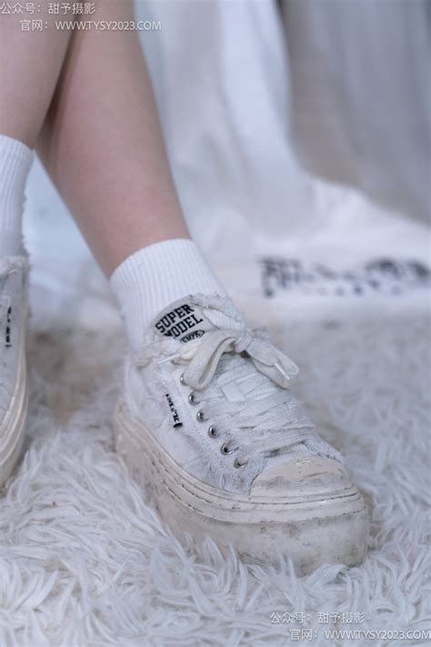 甜予摄影 栗栗 板鞋、白棉袜、肉丝 V2ph