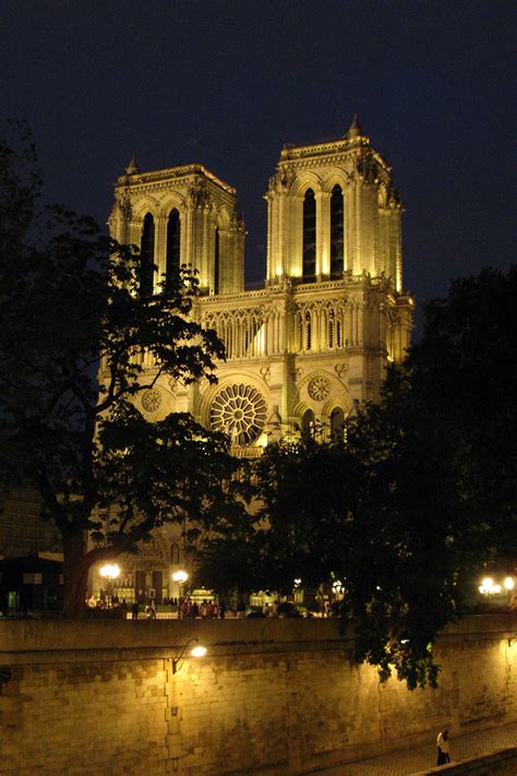 Jedna Noc V Paríži Milujem Cestovanie