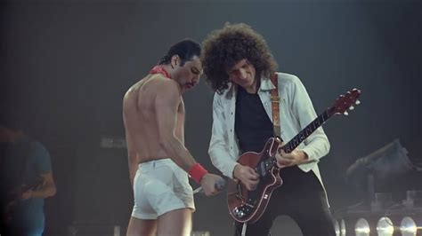 史上最伟大的摇滚乐队！牙叔的造型太骚气，现场动不动就是大合唱 Youtube