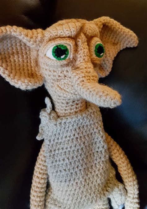 Creating An Intricate Dobby Pattern With Knitting