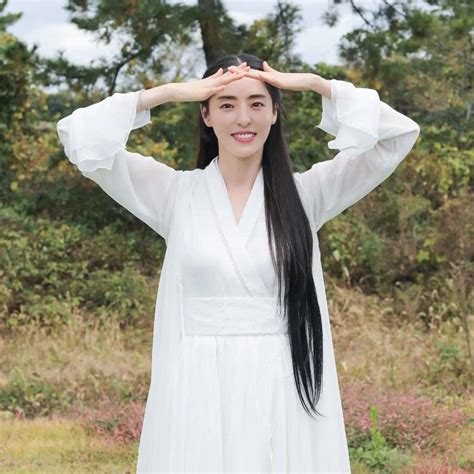 Pin By Pra Pho On Actress Lee Da Hee Kim Yoo Jung Actresses Kim
