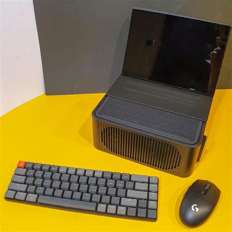 Concept Ultra Portable Sff Pc Nuc Touch Screen That Fits Into My Backpack Sffpc