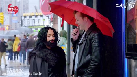 امیلیا کلارک با لباس جان اسنو در میدان تایمز نیویورک