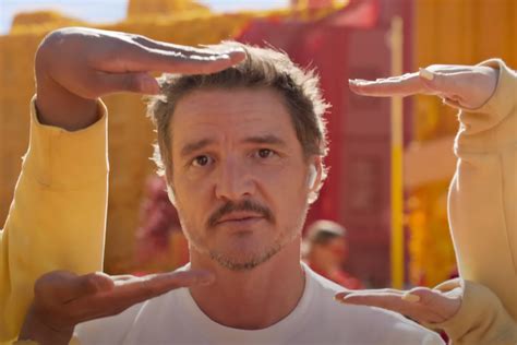 Pedro Pascal Baila Una Canción Con El Aragonés Guitarricadelafuente