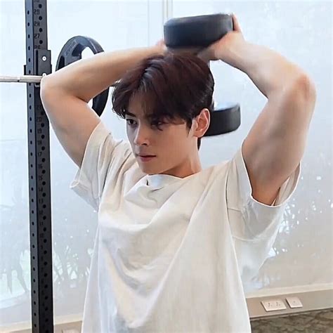 벌크업 하는 차은우  유머 움짤 이슈 에펨코리아