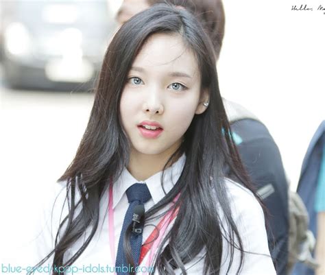 15 Photos Reveal How Idols Would Look With Blue Eyes