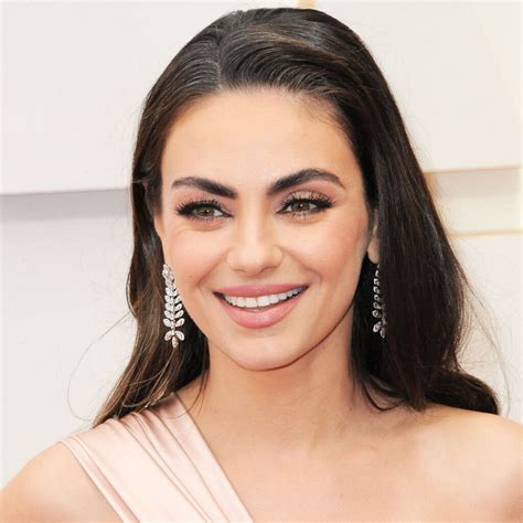 Mila Kunis Britni Linkous