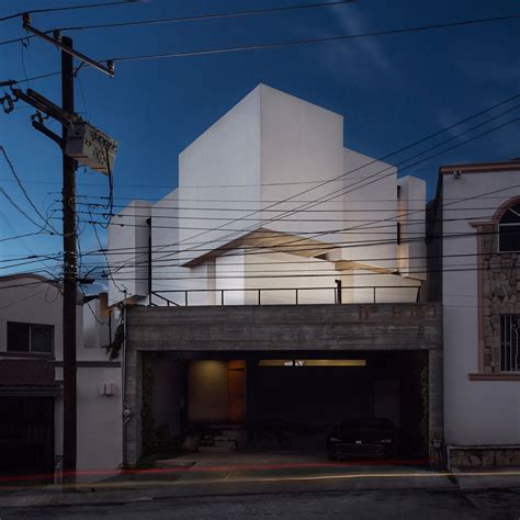 Arquidromo Stacks White Cubes To Form Mexican House On Angled Plot
