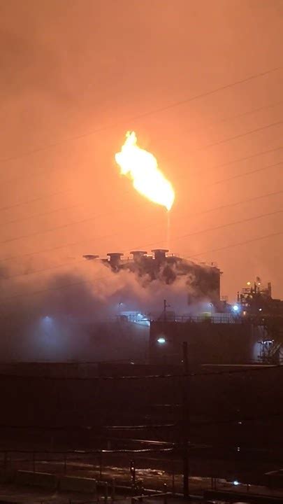 Huge Refinery Flare Youtube
