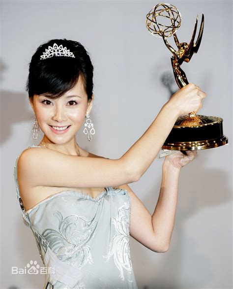 《何琳》生活照 万佳直播吧