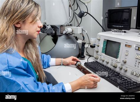 Transmission Electron Microscope Sample Holder At Jean Polk Blog