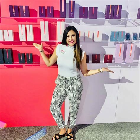 Community Highlights Meet Cassidy Bybee Of Pure Romance By Cassidy Voyage Utah Magazine