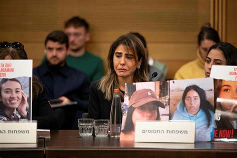 אביבה סיגל הפכו את החטופות לבובות שאפשר לעשות איתן מה שרוצים