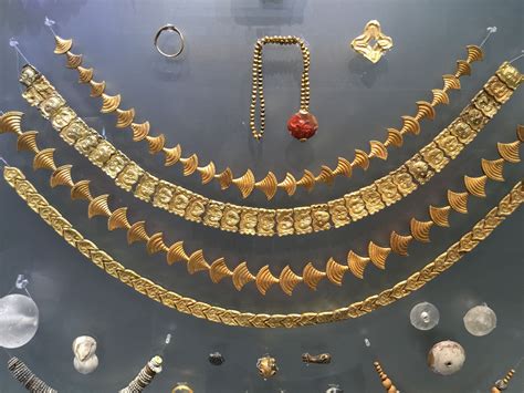 Minoan Jewelry 1600 Bc Knossos Palace Heracleon Museum Crete